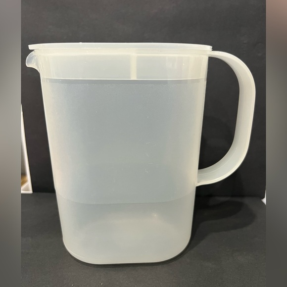 Tupperware | Kitchen | Vintage Tupperware 7s Slim Line Juice Pitcher ...